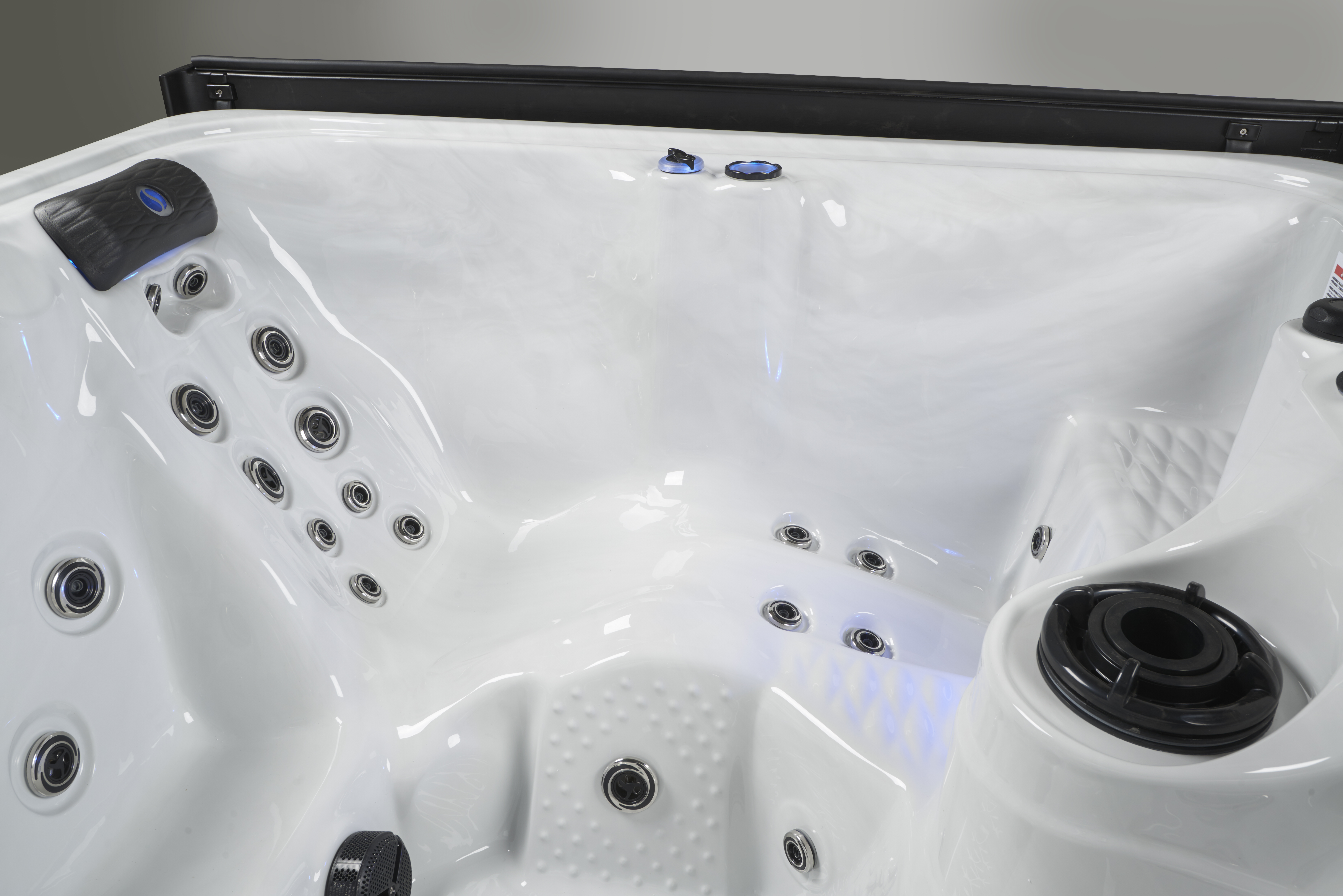 Summit Series Features | Young's Hot Tub Sales and Service Center