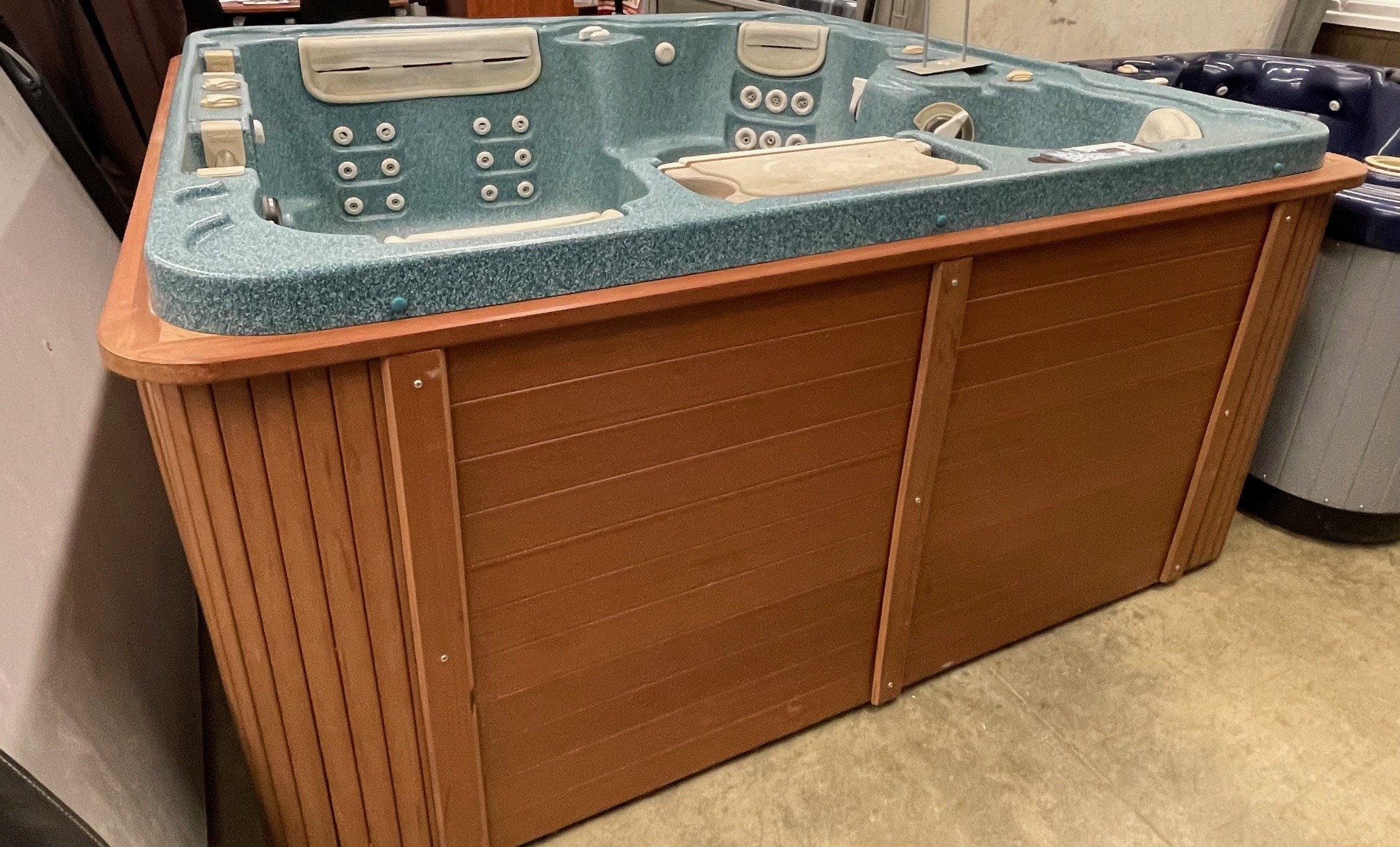 Refurbished ThermoSpas – 5 Seats | Young's Hot Tub Sales and Service Center